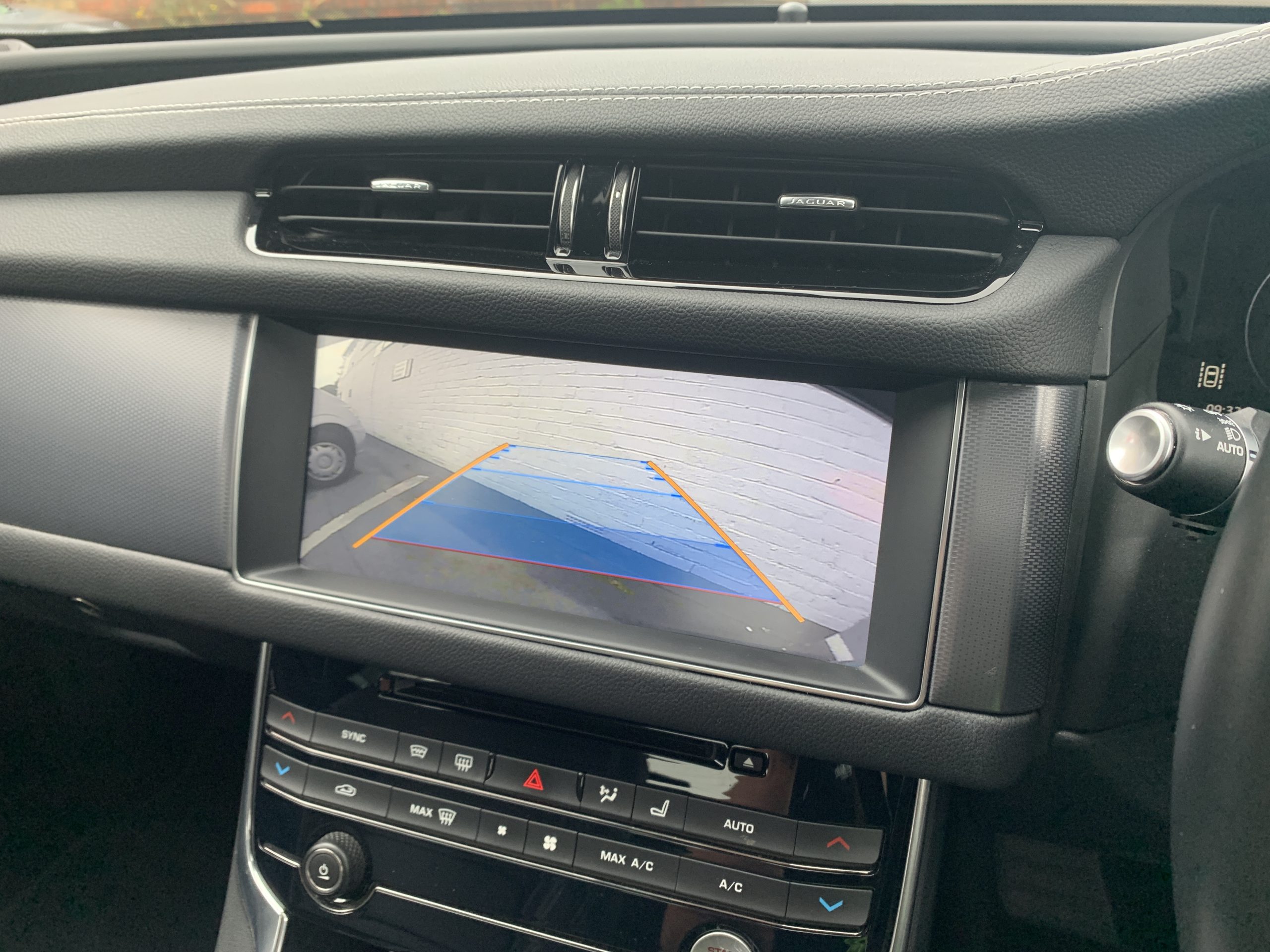 Jaguar XF – Reverse Camera Retrofit – 2016 | John Kleis Audio