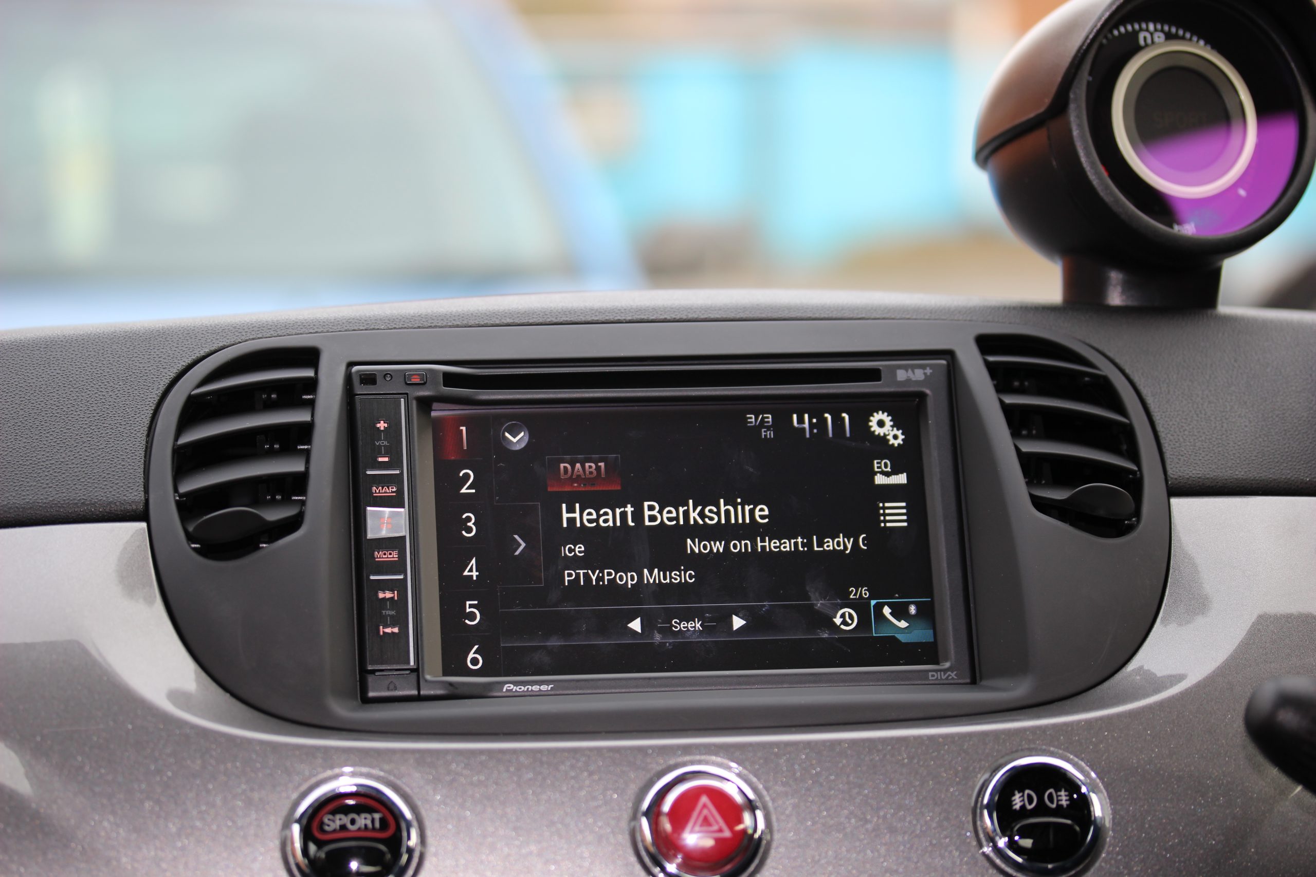 Fiat 500 Abarth – Pioneer Avic F9880DAB – 2016 | John Kleis Audio