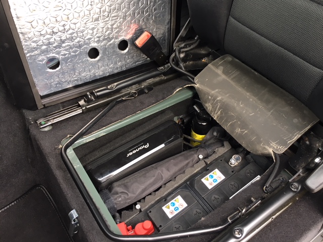 Landrover Defender Heritage – Alpine Single Din, Wing DAB Aerial, Front ...