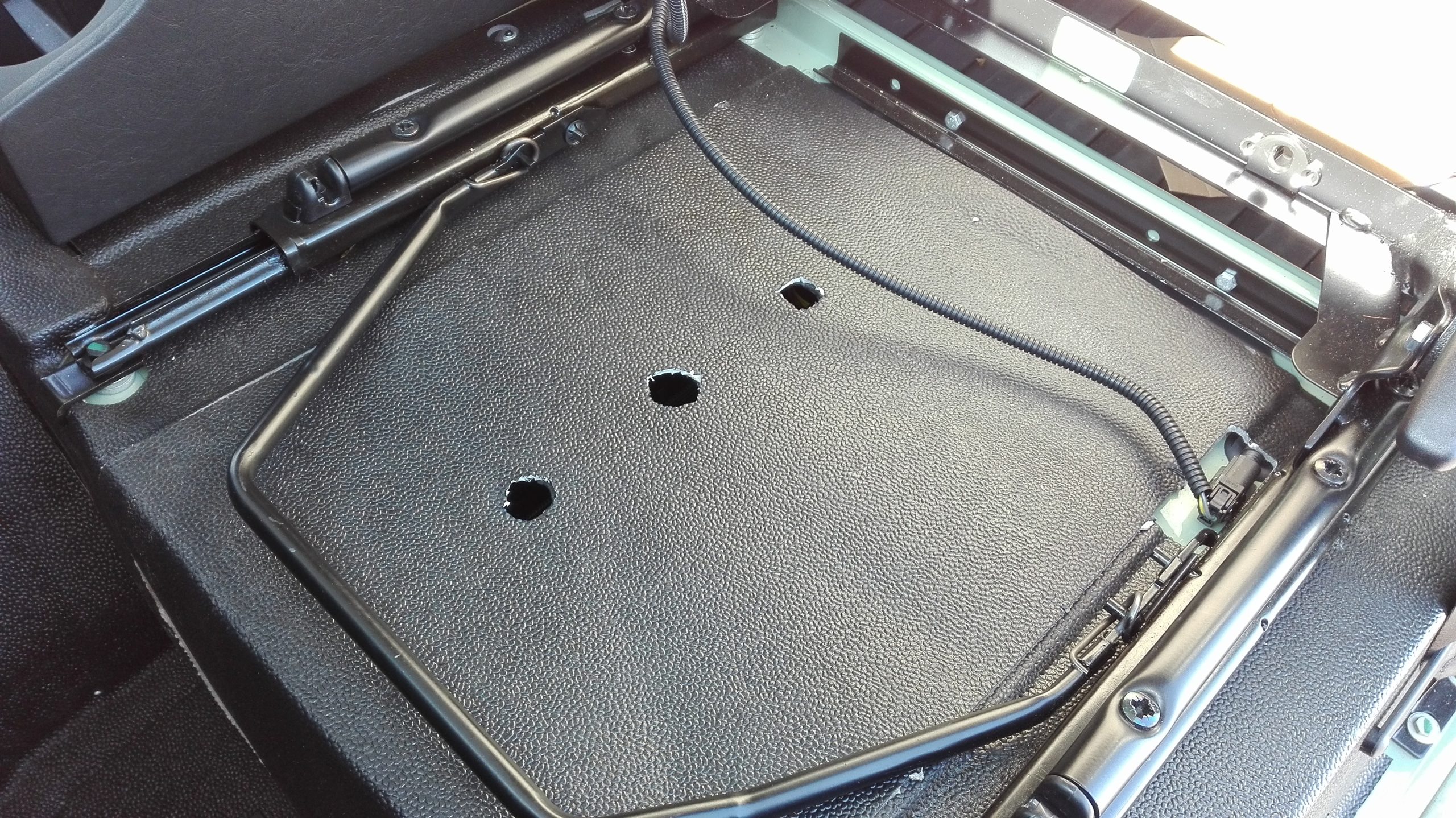 Landrover Defender Heritage – Alpine Single Din, Wing DAB Aerial, Front ...