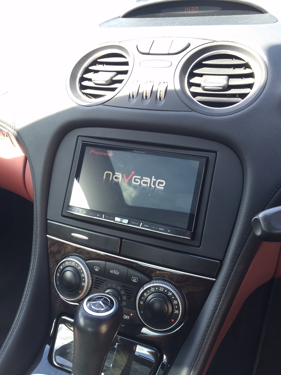 Mercedes SL 500 – Pioneer Avic F77DAB – 2006 | John Kleis Audio